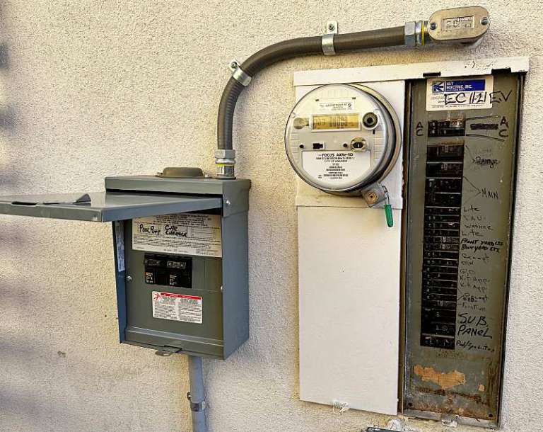 Emporia Vue Home Energy Monitor review - Install a private detective ...