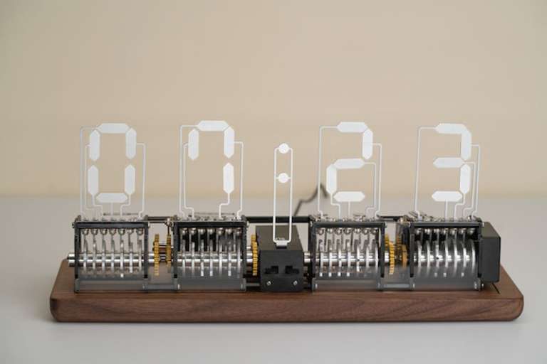Rantoge - the ultimate DIY mechanical clock - The Gadgeteer