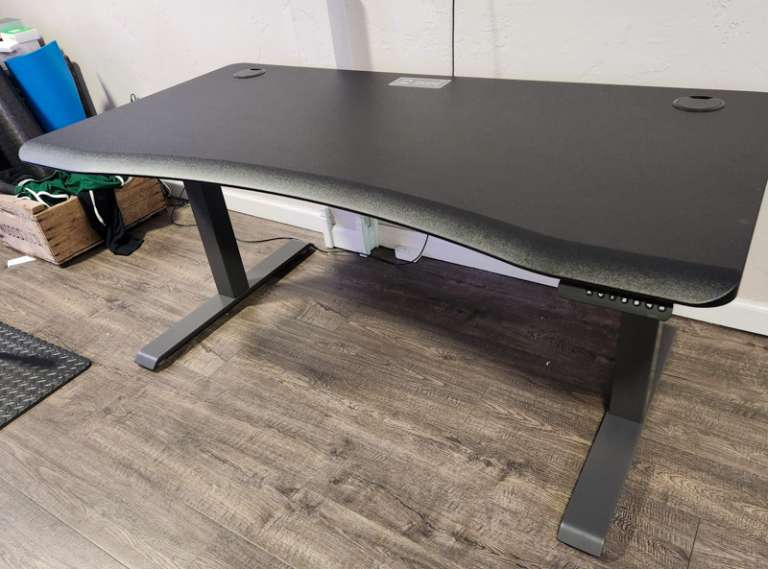 Vari Curve Electric Standing Desk 60x30 review - curves are better ...