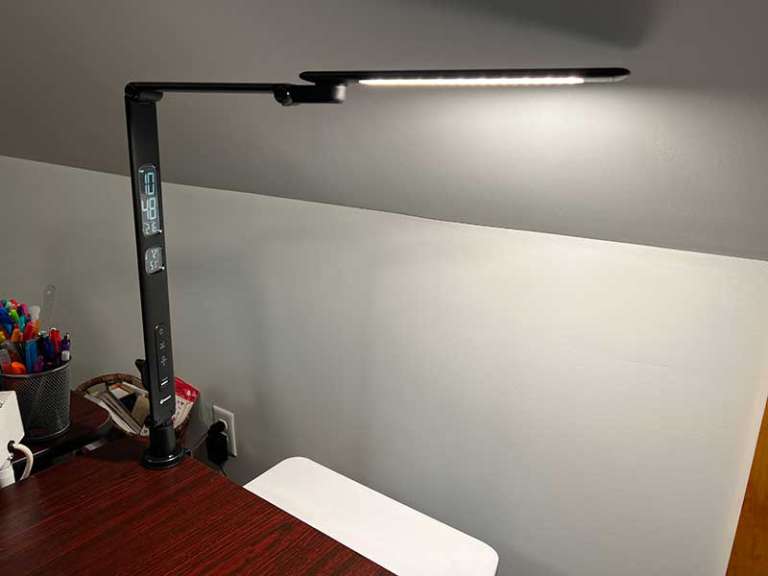 Yeslamp Evo review - this lamp is a multi-tool for your desk! - The ...