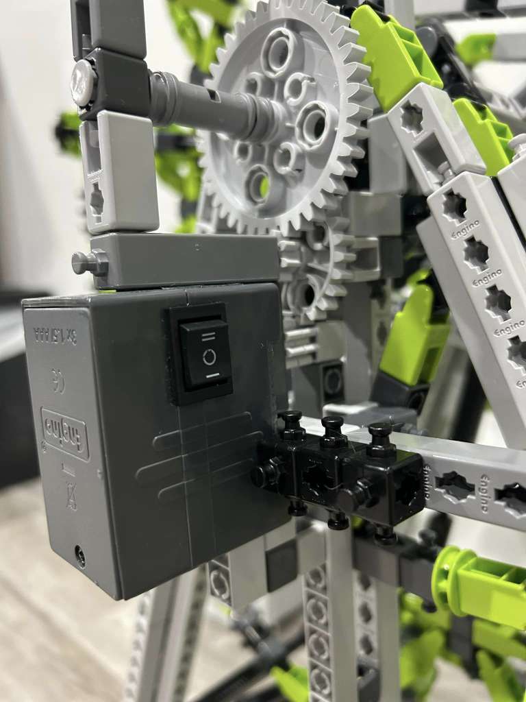 Engino MEGA BUILDS: London Eye review - The Gadgeteer