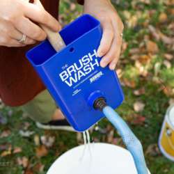 The Brush Wash is a handy tool to quickly wash your paint brushes - The ...