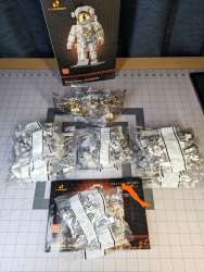 JMBricklayer Mechanical Spaceman brick model review - I come in pieces ...