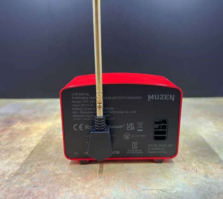 MUZEN AUDIO OTR Metal Bluetooth speaker and OTR Sticker speaker review ...