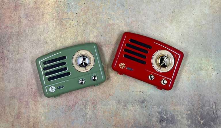 MUZEN AUDIO OTR Metal Bluetooth speaker and OTR Sticker speaker review ...