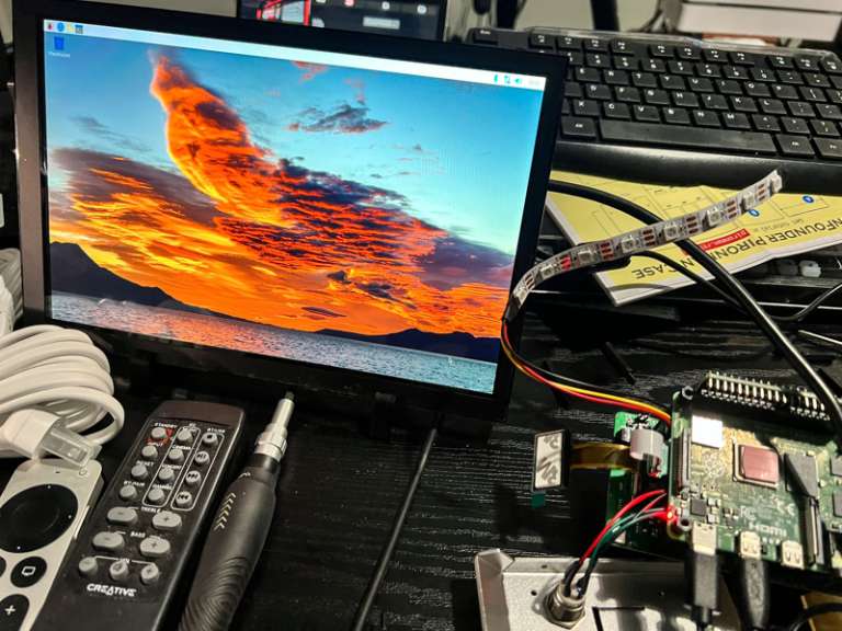 SunFounder Pironman Raspberry Pi 4 Case review - The Gadgeteer