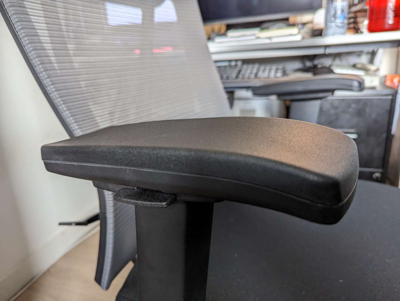 Autonomous ErgoChair Pro office chair review - Work from home in style ...