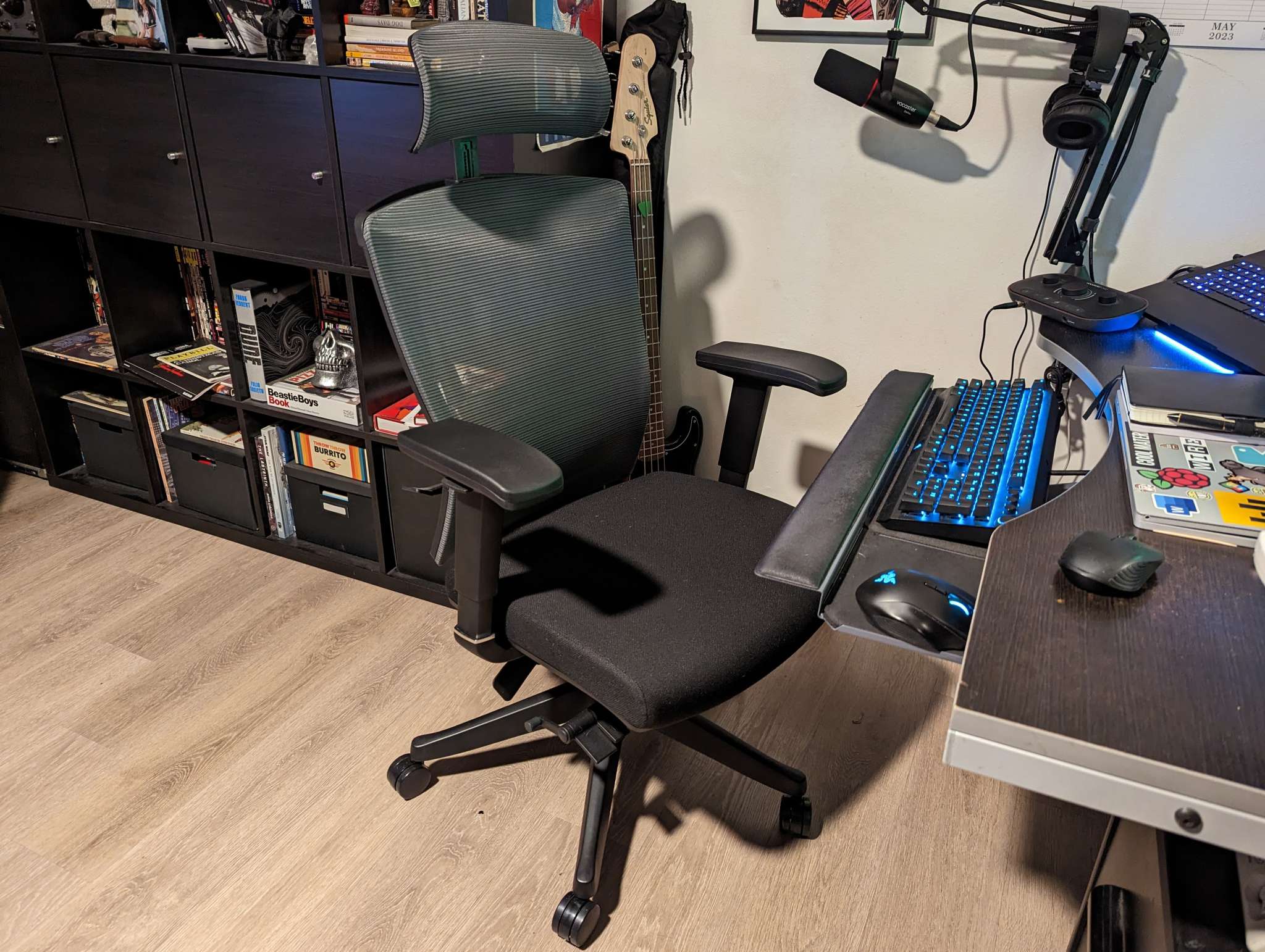 Autonomous ErgoChair Pro office chair review - Work from home in style ...