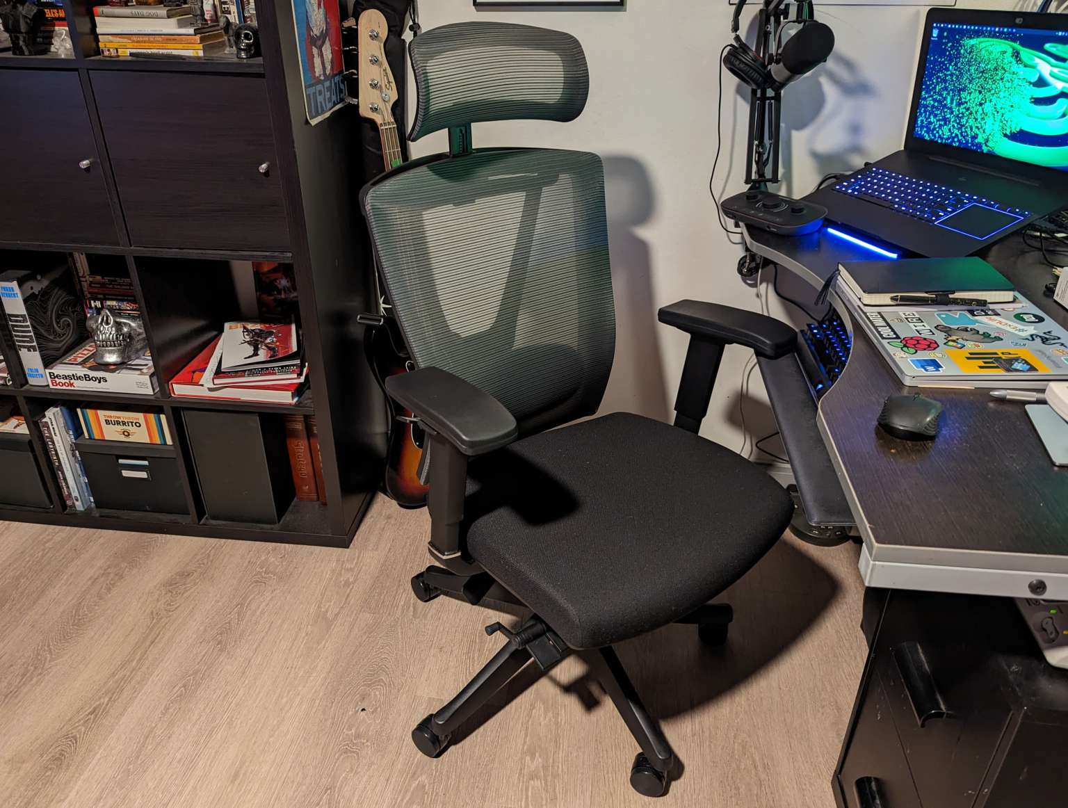 Autonomous ErgoChair Pro office chair review - Work from home in style ...