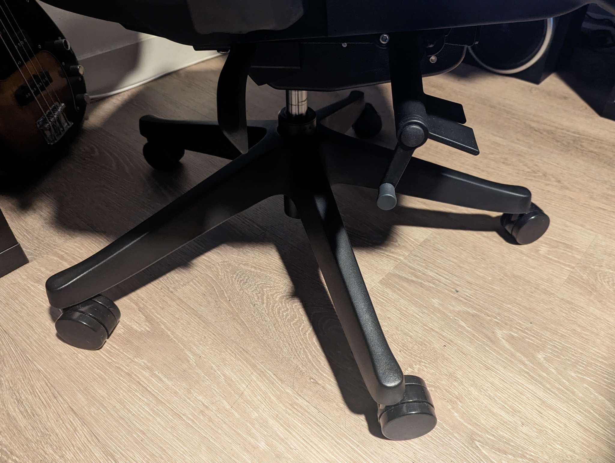 Autonomous ErgoChair Pro office chair review - Work from home in style ...