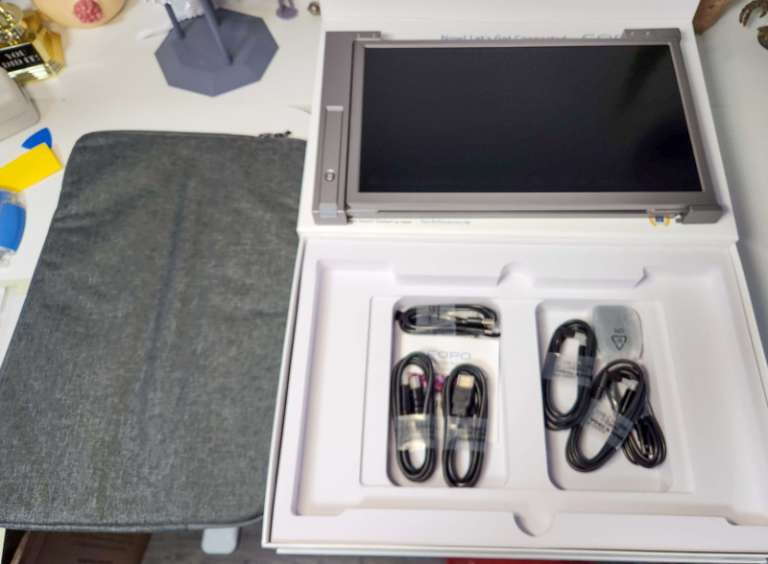 FOPO 15 Inch Triple Portable Monitor review - with many monitors comes ...