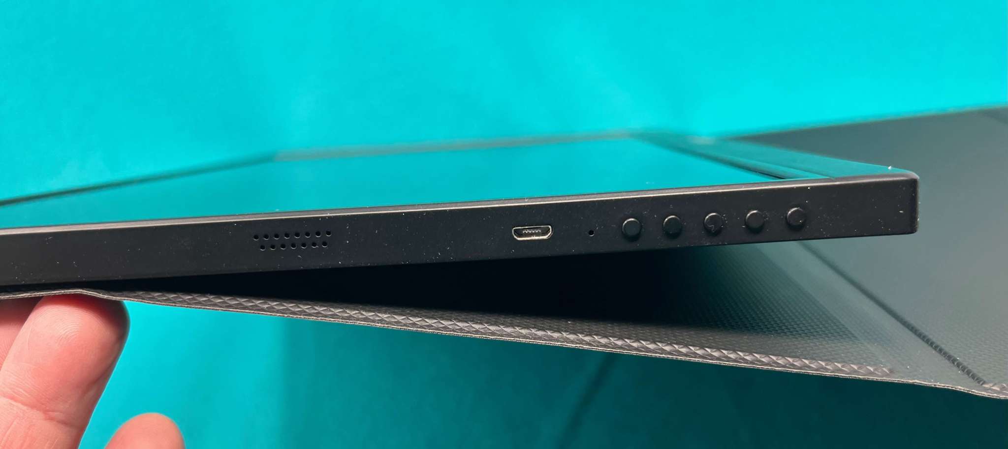 HONGO 2K 16" Portable Monitor review - One for the road - The Gadgeteer