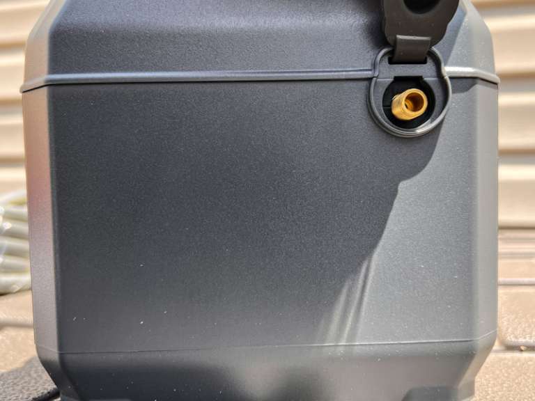 Lokithor AW401 Jump Starter with Car Washer review - The Gadgeteer