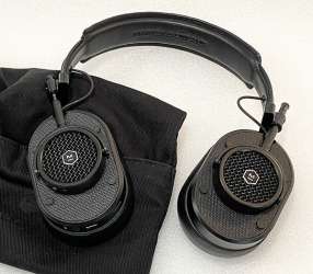 Master & Dynamics MH40 Wireless Over-Ear Headphones review – The third ...