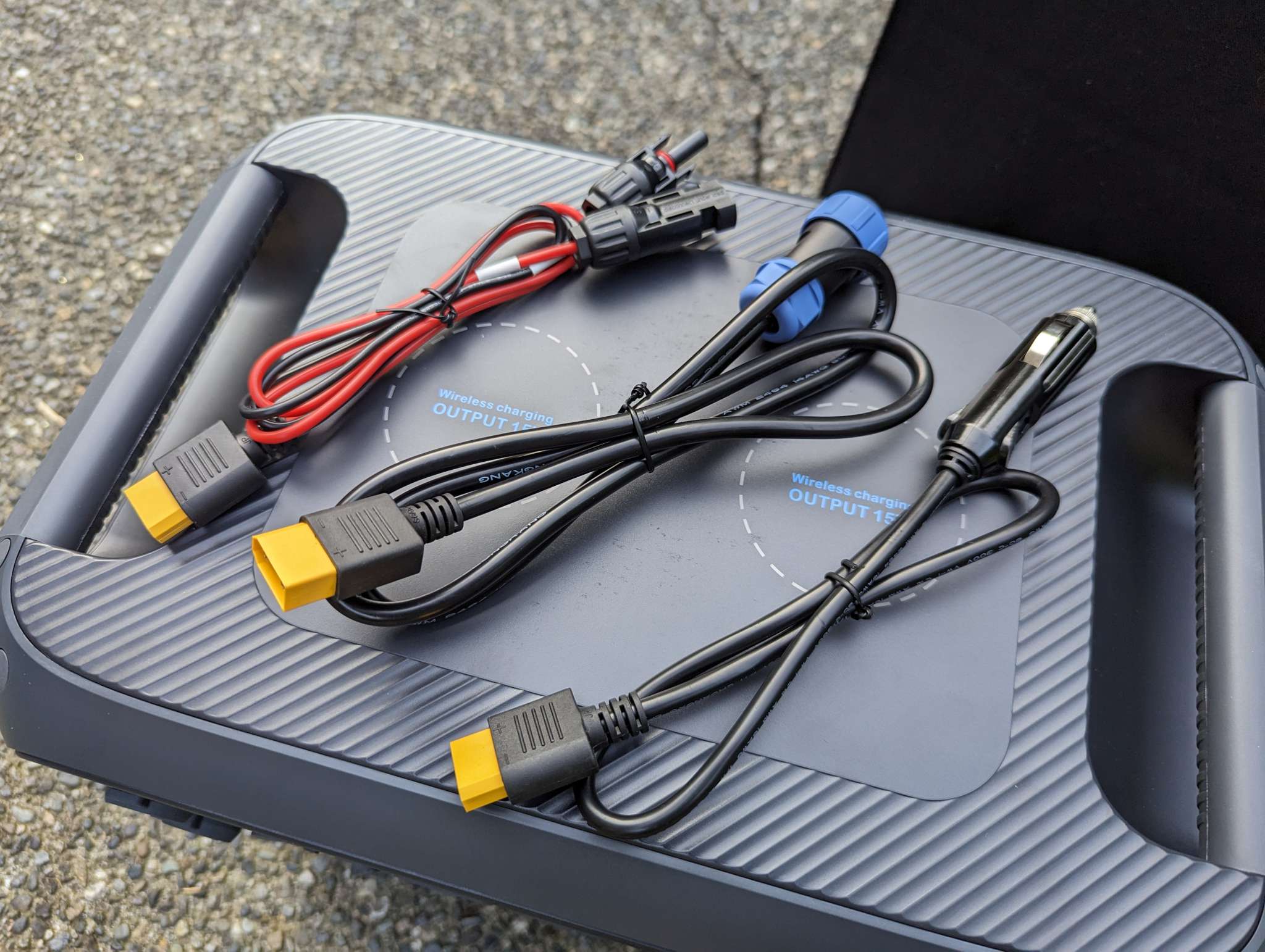 BLUETTI AC200MAX Expandable Power Station & PV350 350W Solar Panel ...