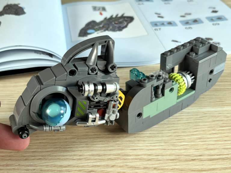 JMBricklayer Chameleon Building Block Set review – a bionic reptile ...