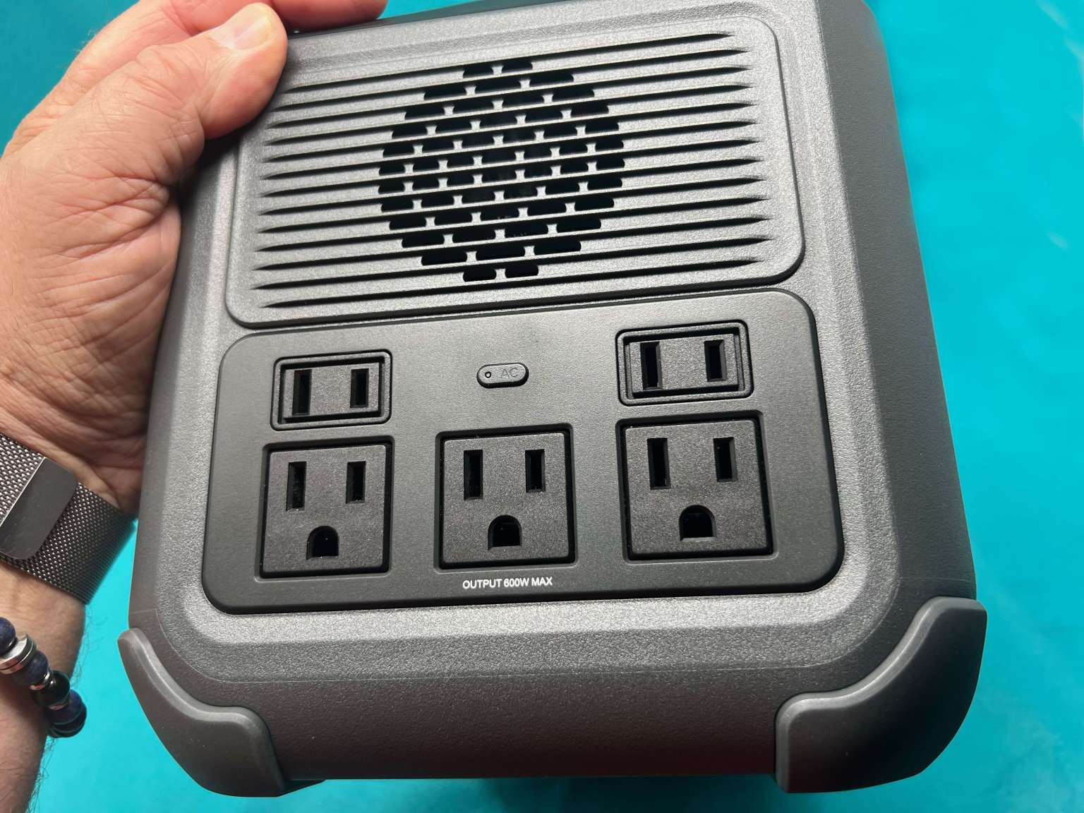 UGreen PowerRoam 600 power station and solar panels review - The power ...