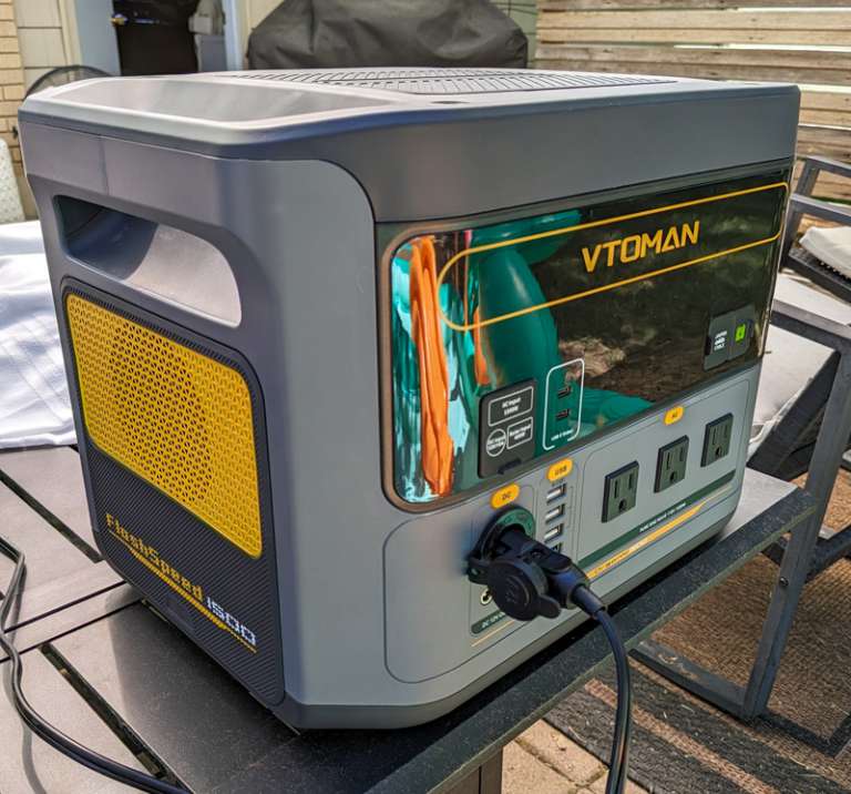 VTOMAN FlashSpeed 1500 Portable Power Station review - many watts, much ...