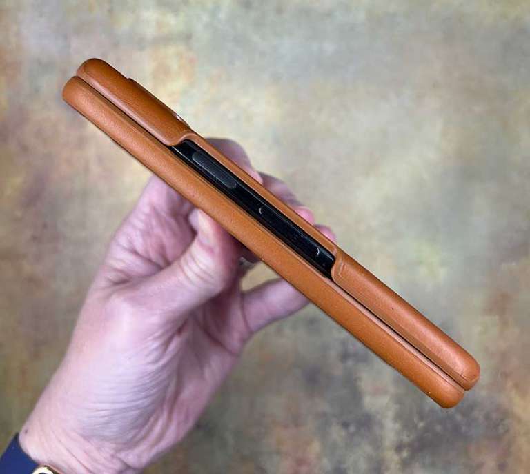 Bellroy Google Pixel Fold leather case review - The Gadgeteer