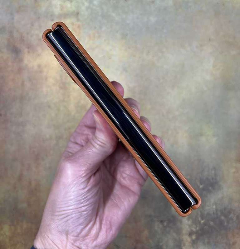 Bellroy Google Pixel Fold leather case review - The Gadgeteer