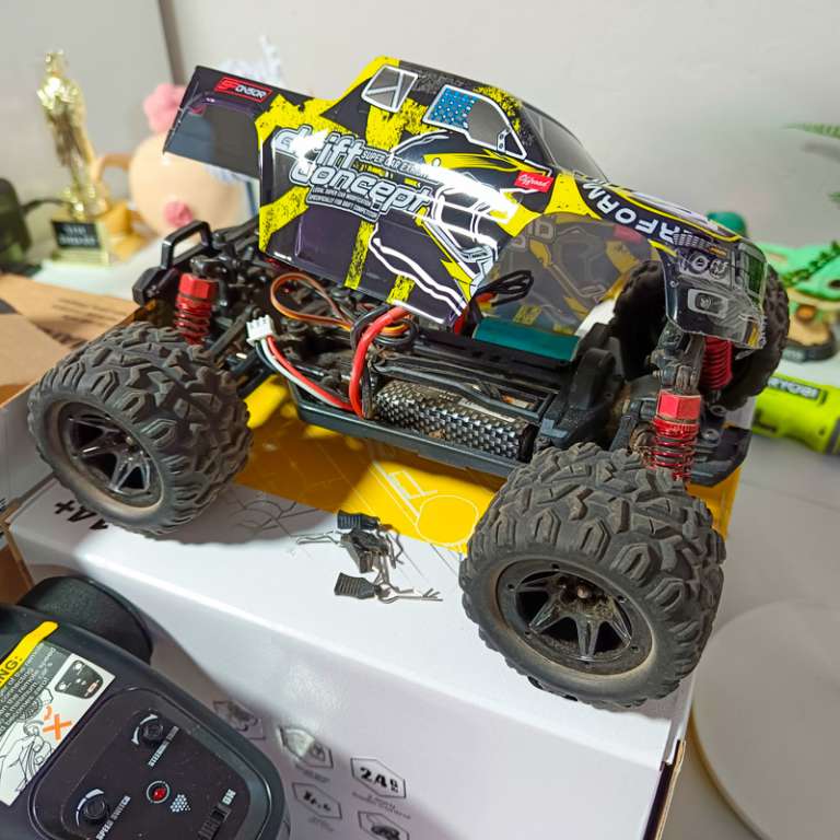 DEERC Brushless RC Car review - smaller than expected but lots of fun ...
