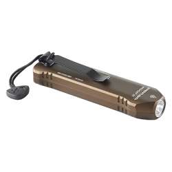 Are flat flashlights becoming a thing? - The Gadgeteer