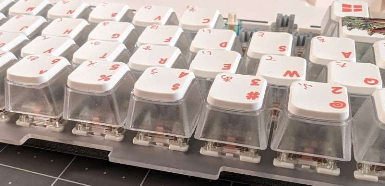 The Kapco GMK67 mechanical keyboard, Kyoto keycaps, and Kitsune 2.0 ...