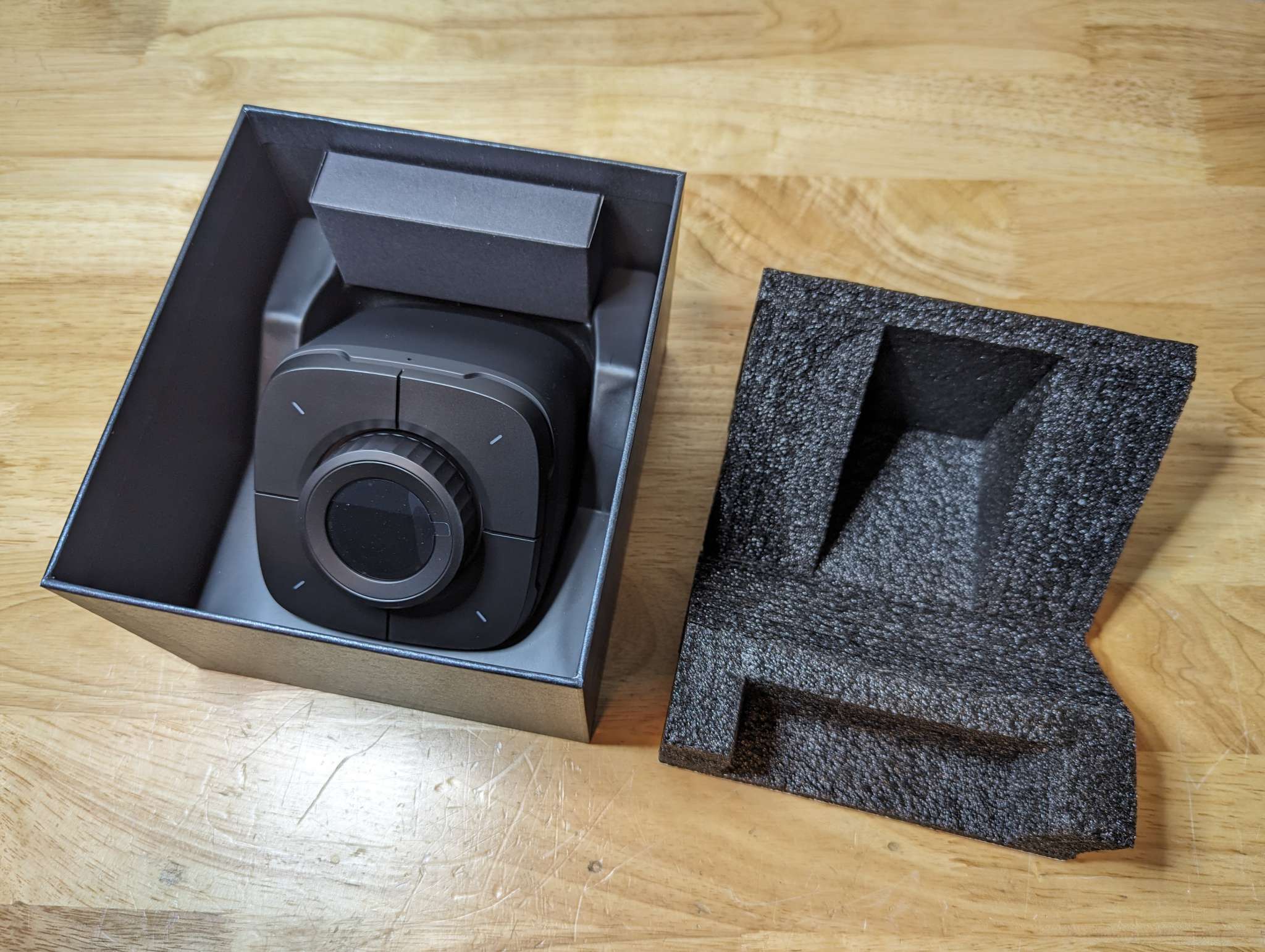 Cololight Colo Play Desktop Controller review - A cool accessory for ...