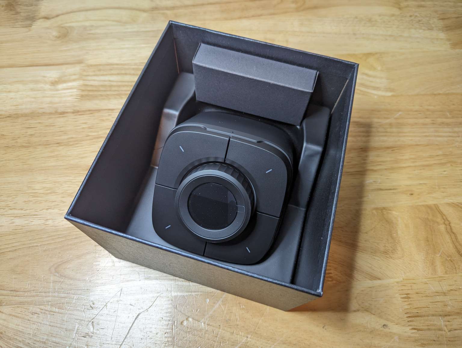 Cololight Colo Play Desktop Controller review - A cool accessory for ...