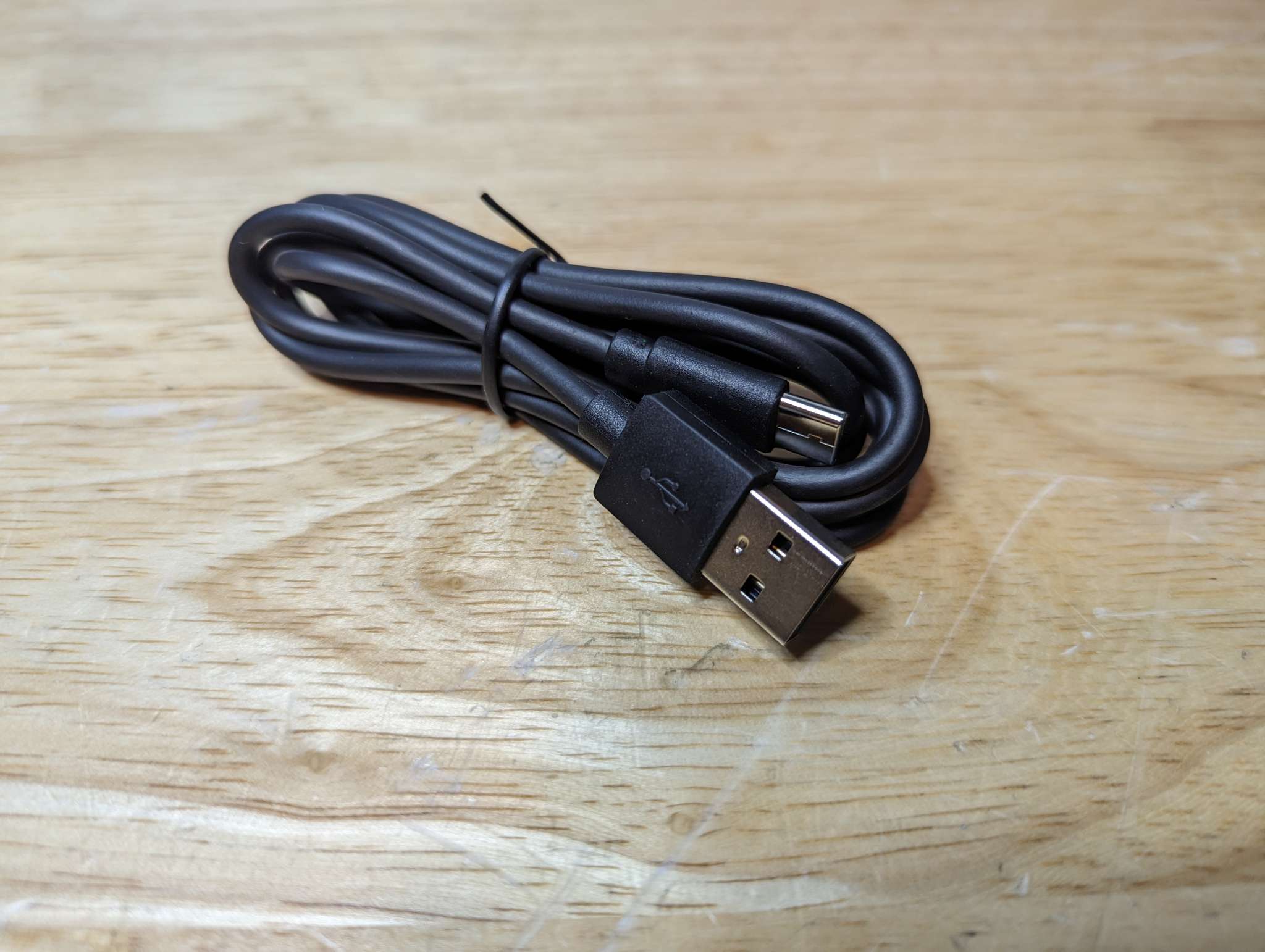 Cololight Colo Play Desktop Controller review - A cool accessory for ...