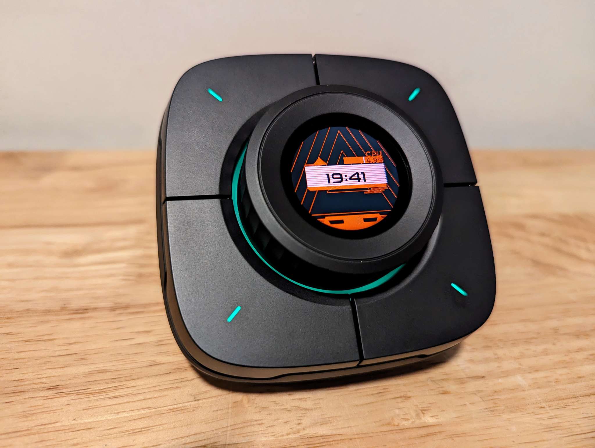 Cololight Colo Play Desktop Controller review - A cool accessory for ...