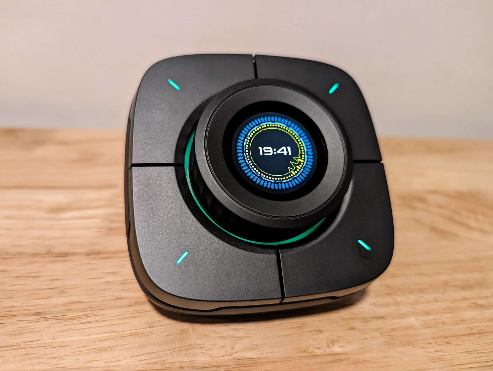 Cololight Colo Play Desktop Controller review - A cool accessory for ...