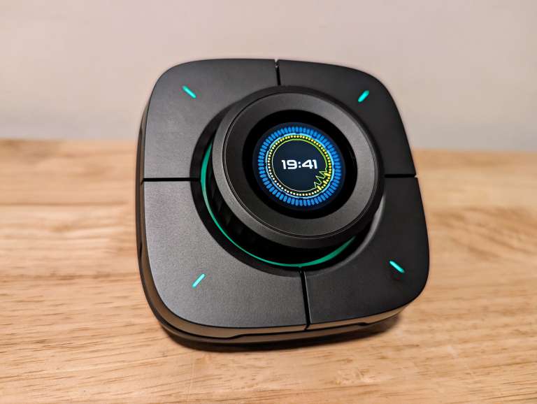 Cololight Colo Play Desktop Controller review - A cool accessory for ...