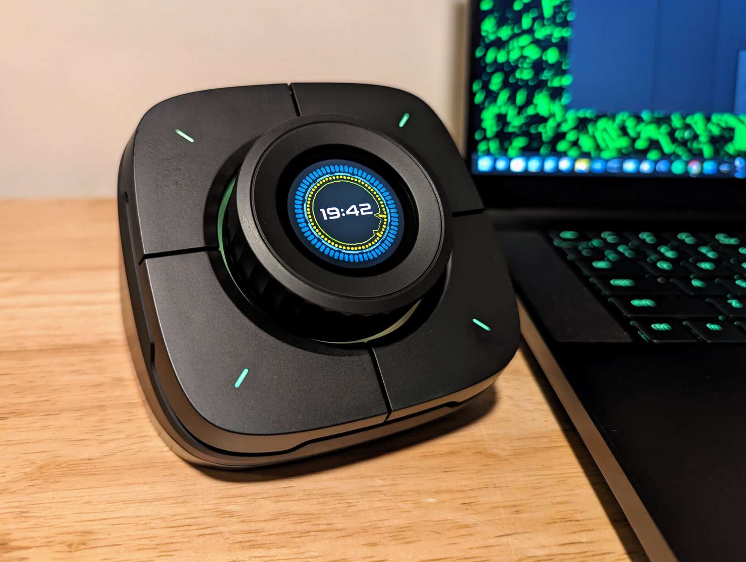 Cololight Colo Play Desktop Controller review - A cool accessory for ...