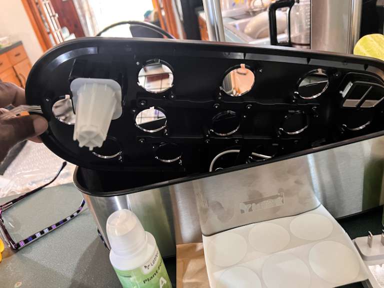 LetPot LPH-SE Hydroponics Growing System review - Grow food without a ...