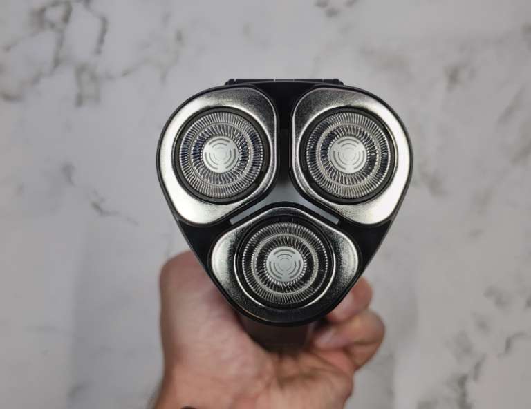 Ya-Man Hot Shave Heated Electric Shaver review - a unique electric ...