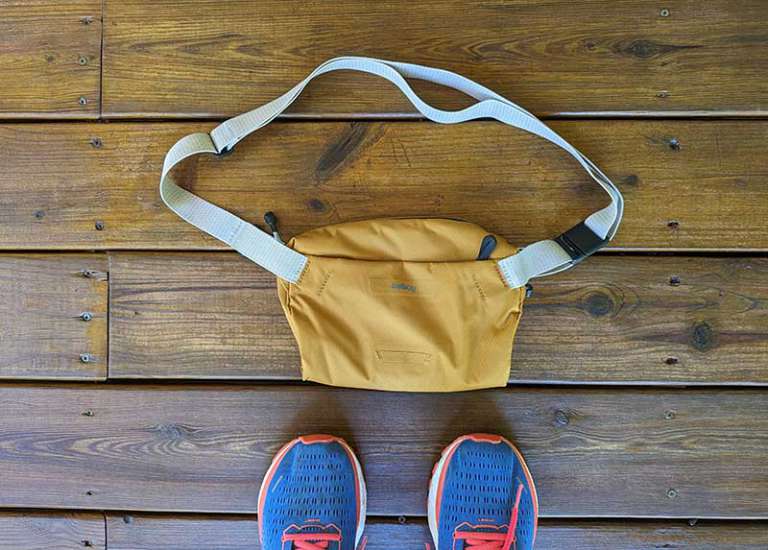 Bellroy Lite Sling Mini sling bag review - I love this minimalist bag ...