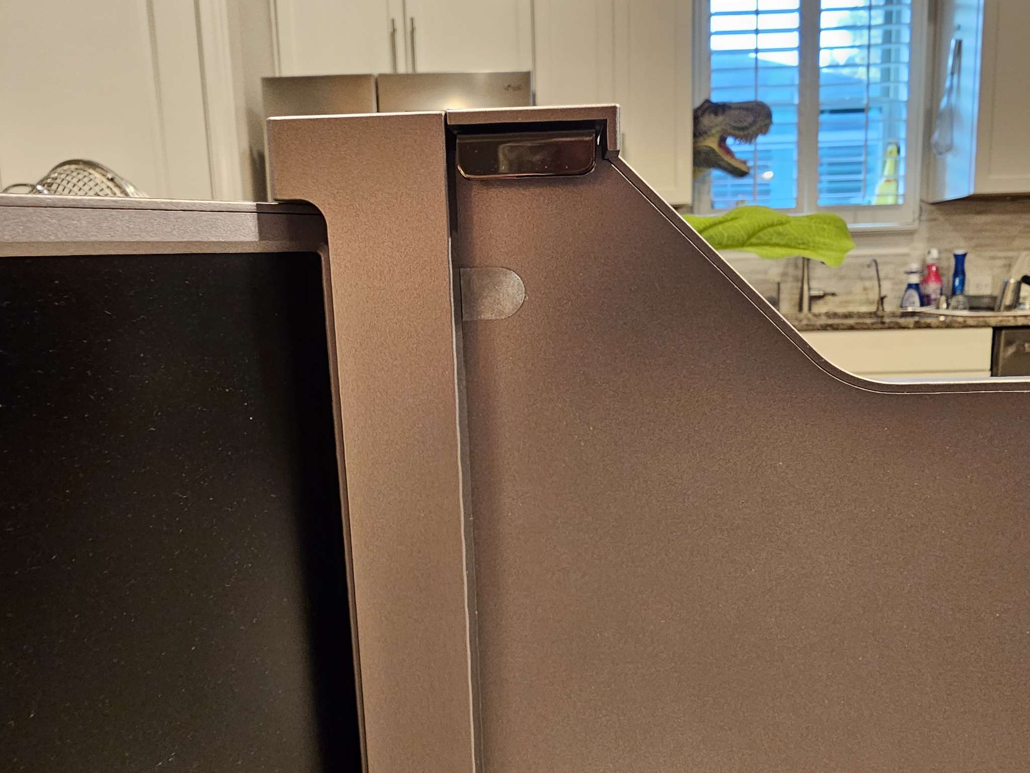 Limink S20 portable tri-screen monitor review - Less is more and still ...