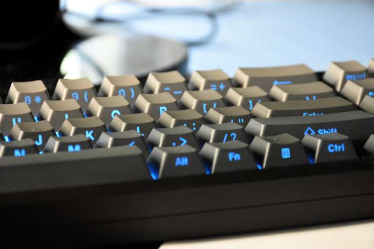 Womier S-K71 68% Aluminum Tri-Mode Gasket Mechanical Keyboard review - a winner of a budget ...