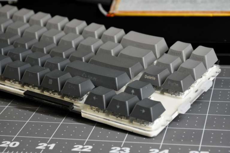 Womier S-K71 68% Aluminum Tri-Mode Gasket Mechanical Keyboard review ...