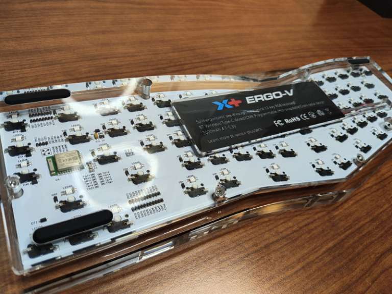 VickyBoard Ergo Split-V Keyboard review - an ergonomic light show ...