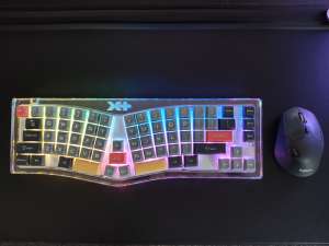 VickyBoard Ergo Split-V Keyboard review - an ergonomic light show ...