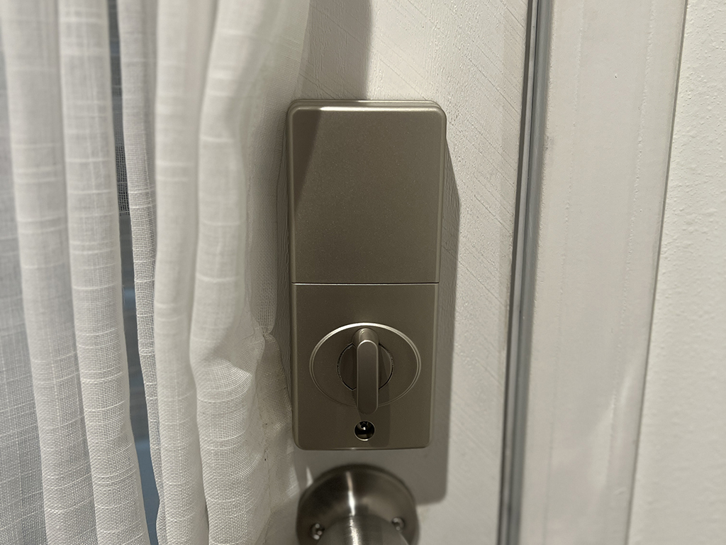 Elamor M12 Touchscreen Entry Door Lock review - A smart way to secure ...