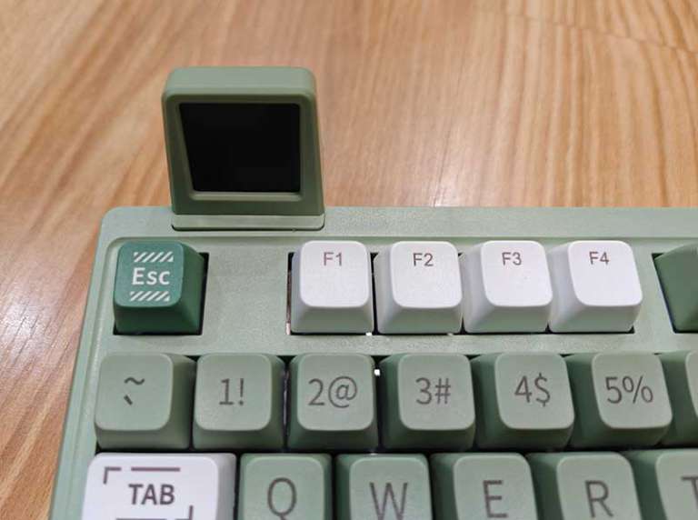 EPOMAKER RT100 mechanical keyboard review - kinda retro and kinda ...