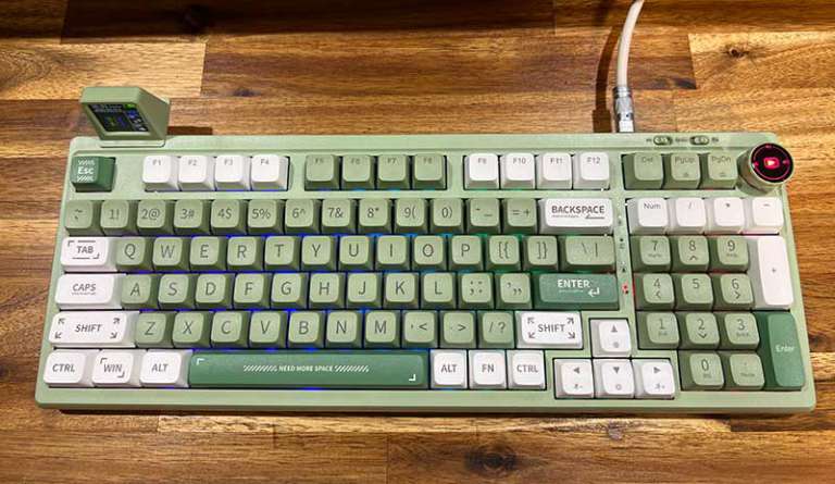 EPOMAKER RT100 mechanical keyboard review - kinda retro and kinda ...