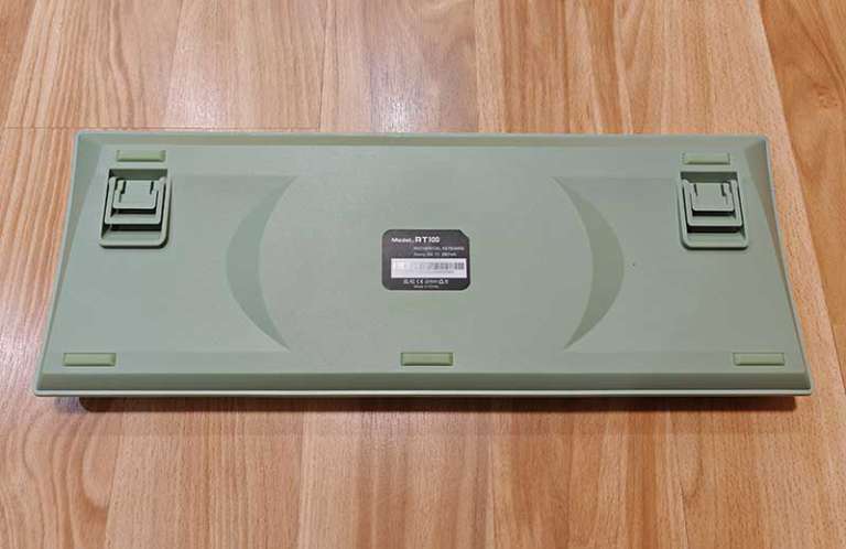EPOMAKER RT100 mechanical keyboard review - kinda retro and kinda ...