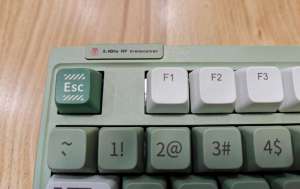 EPOMAKER RT100 mechanical keyboard review - kinda retro and kinda ...