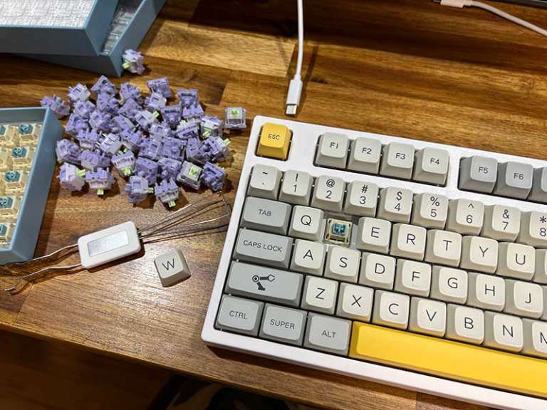 EPOMAKER TH80 Pro mechanical keyboard review - Thonk-a-licious on a ...