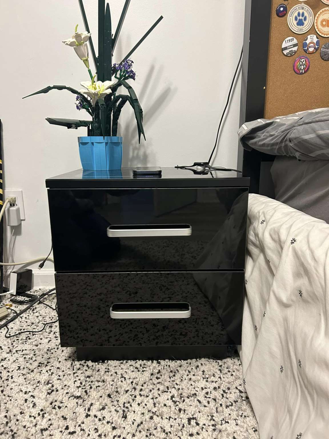 Giratree Modern Smart Nightstand review - The Gadgeteer