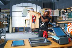 xTool reinvents screen printing with lasers! - The Gadgeteer